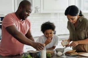 Differences and Similarities Between Modern And Traditional Parenting ...